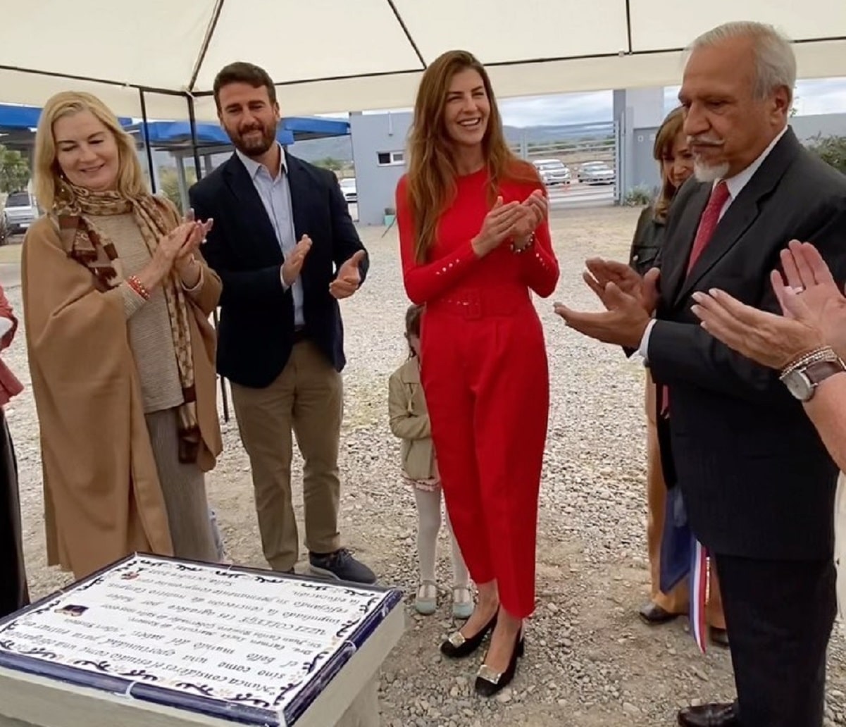 El Uzzi College rindió homenaje a Juan Carlos Romero e hijos - Elintra ...