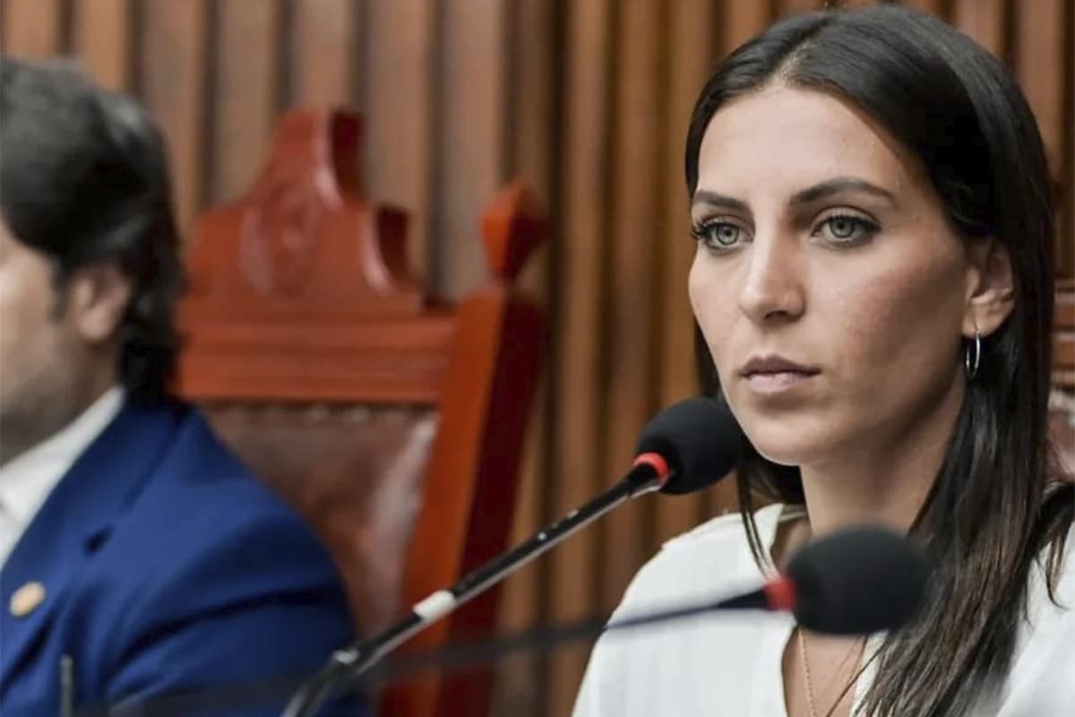 Paula Benavides y su admiración por el último eclipse del año