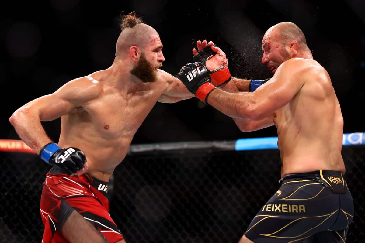 La empresa revela el poster oficial de UFC 282 - Elintra.com.ar
