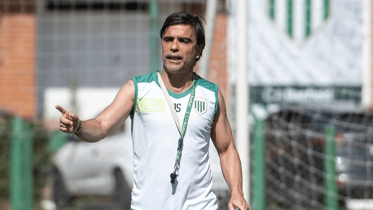 ¿Tiene las horas contadas? La situación de Javier Sanguinetti en ...