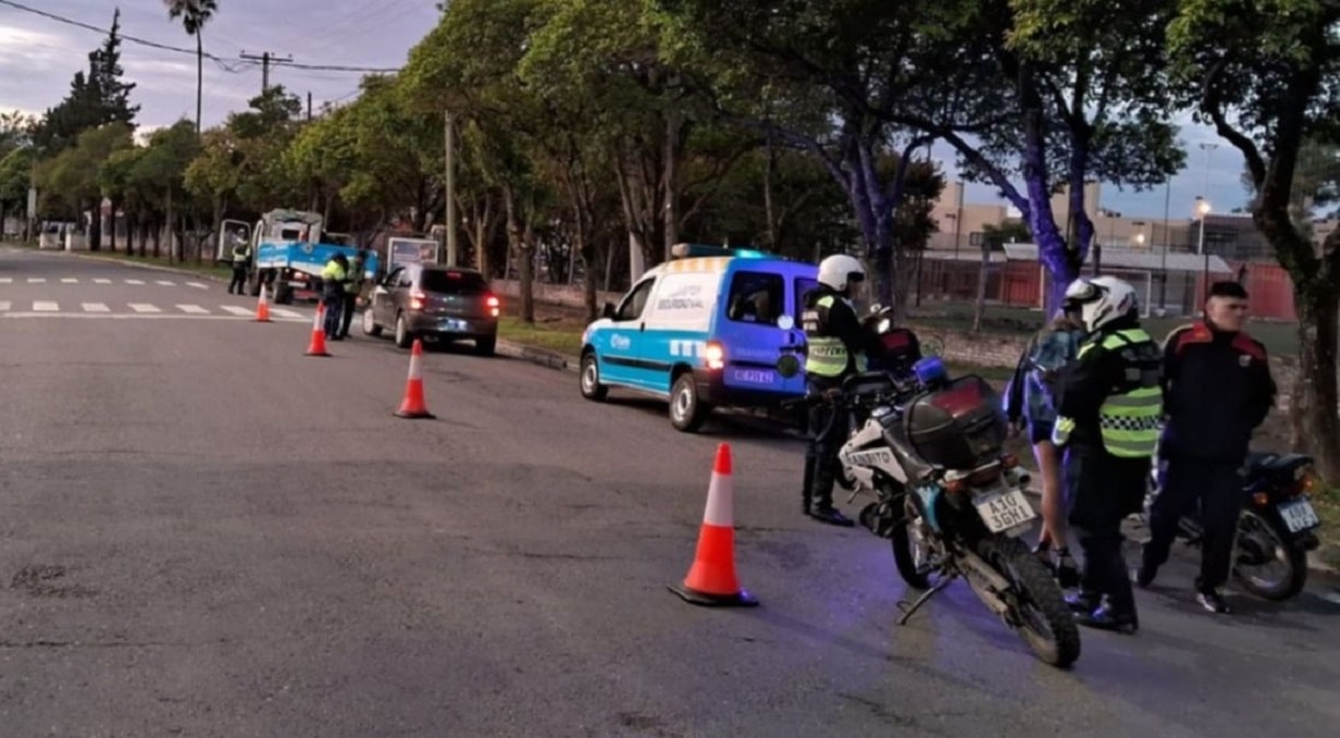 En Salta se retuvo a 16 vehículos que dieron alcoholemia positiva ...